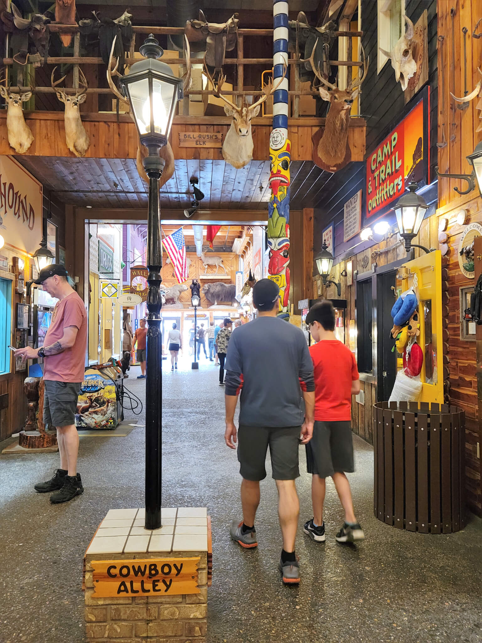 Visiting the Famous Wall Drug: A First Timer’s Guide | MPA Project Travels