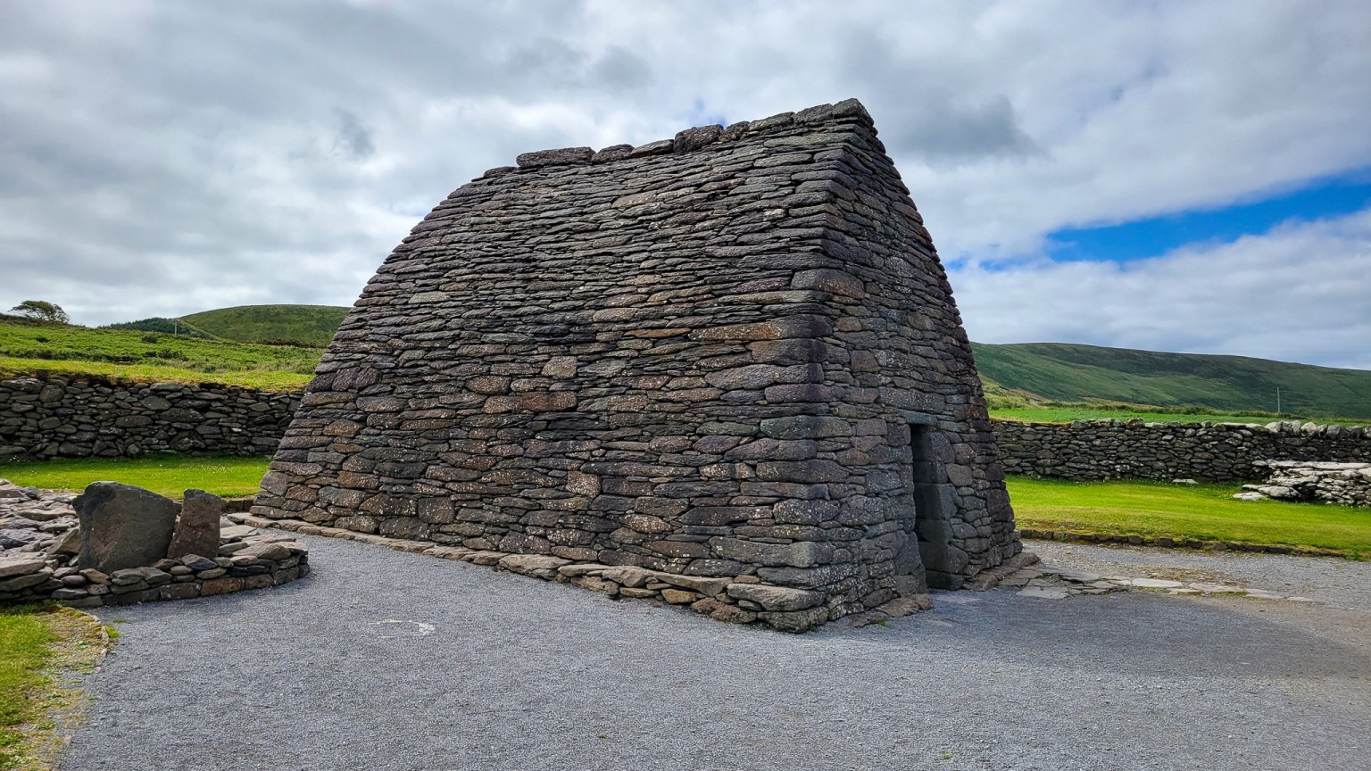 10 Simple Tips for Driving the Dingle Peninsula | MPA Project Travels